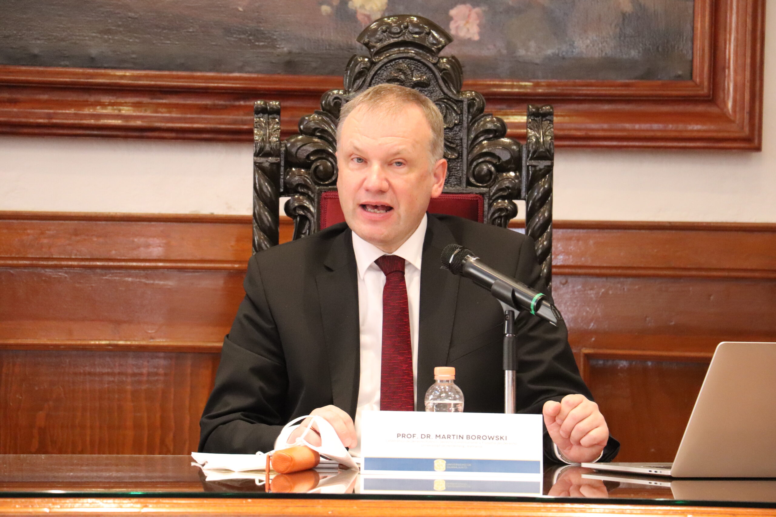 Reconocido catedrático alemán imparte seminario en la Universidad de ...