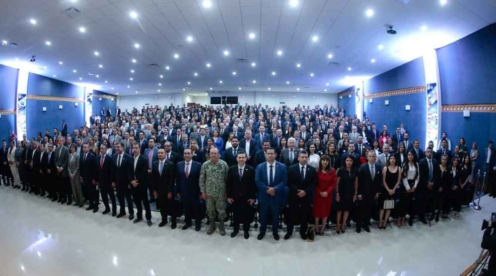 Entre emociones y cifras, Carlos Zamarripa rindió su informe de actividades