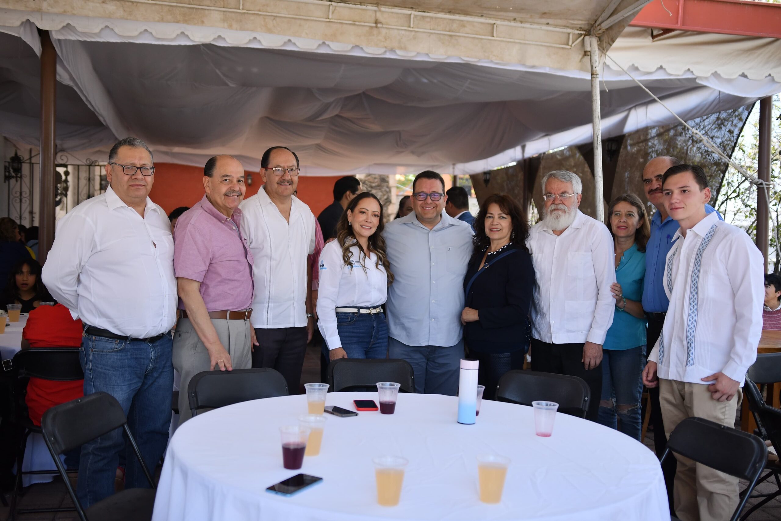 Le lleva Loya más de 200 líderes sociales a Samantha Smith | Periódico ...