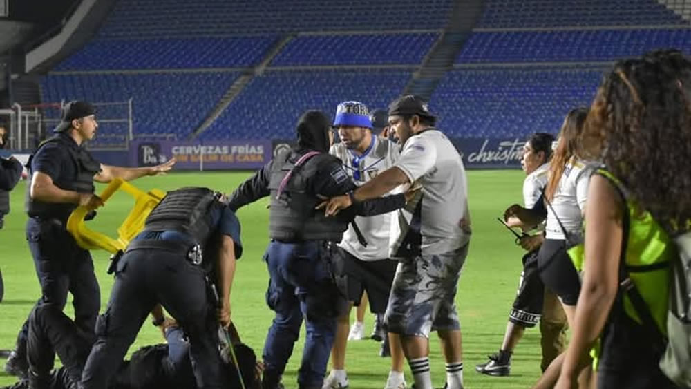 Trifulca en Celaya en estadio de fútbol | Periódico Notus