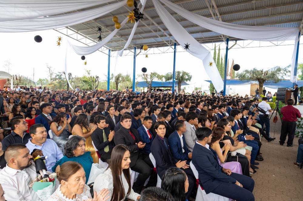 CBTis 171 celebra emotiva graduación de la generación 2022-2025 ...