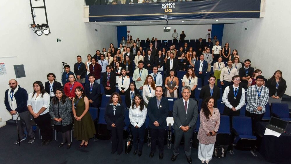 UG reconoce a 212 estudiantes del Campus León por excelencia académica