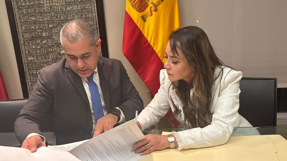 Cuestionan capitalinos nombramiento otorgado a Samantha Smith ...